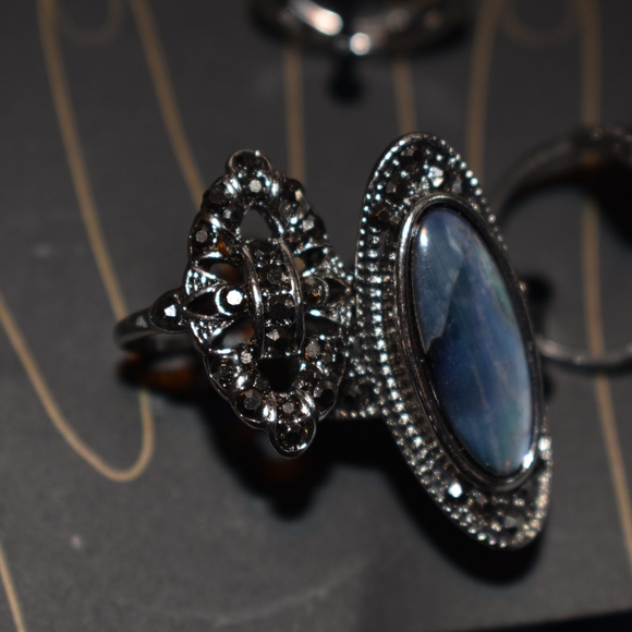 Forever 21 | Jewelry | 5 Forever 2 Silver And Black Ring Set | Poshmark